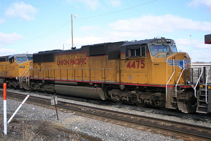 UP 4475